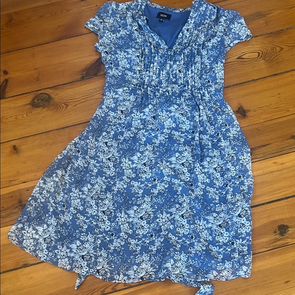 MSK | Dresses | Hm Blue And White Floral Midi Dress | Poshmark